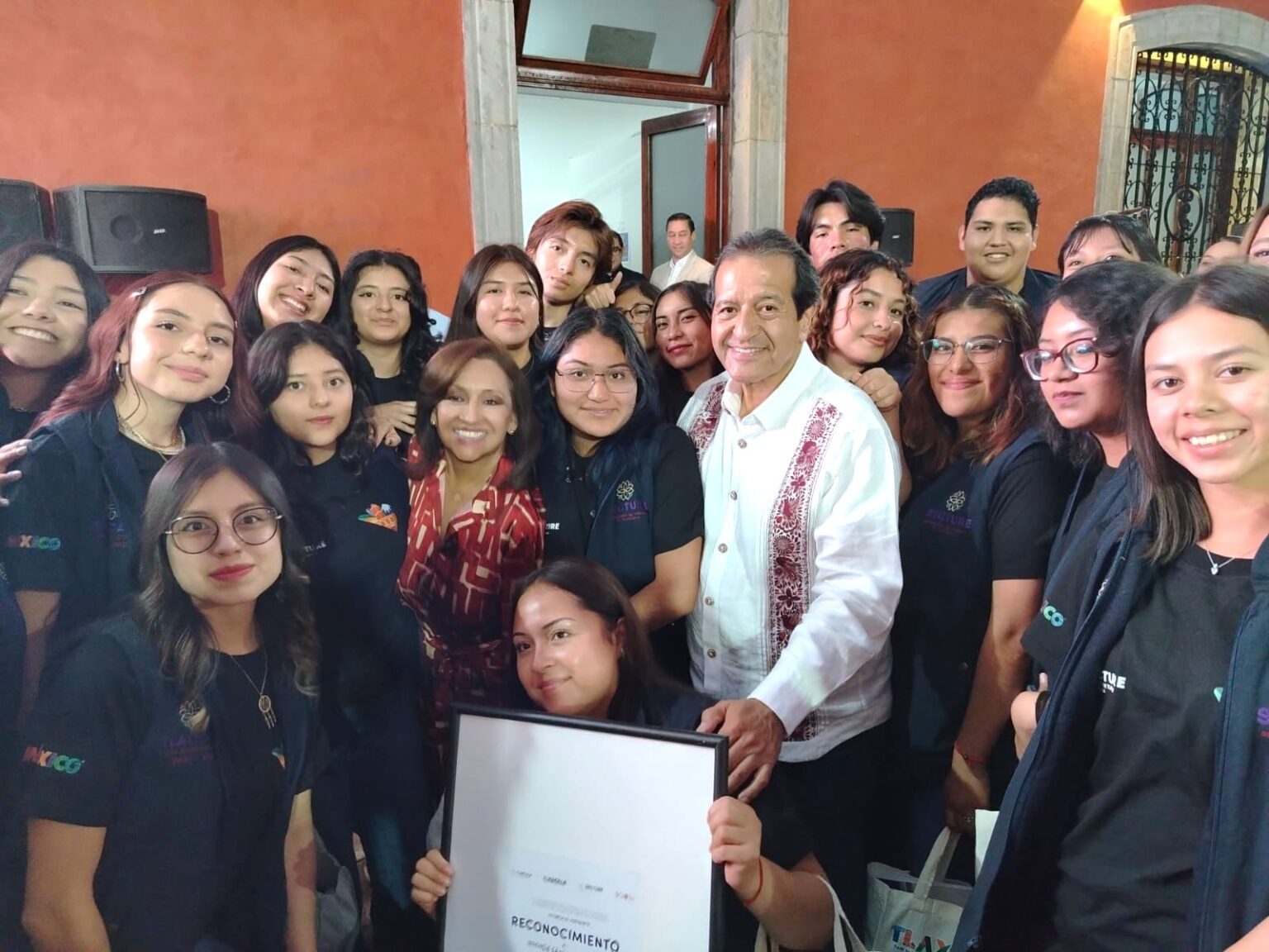 UATx | Reciben estudiantes de la FCEA nombramiento como embajadores ...